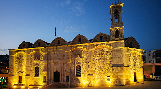 Holiday Villas in Peyia | Villa Plus